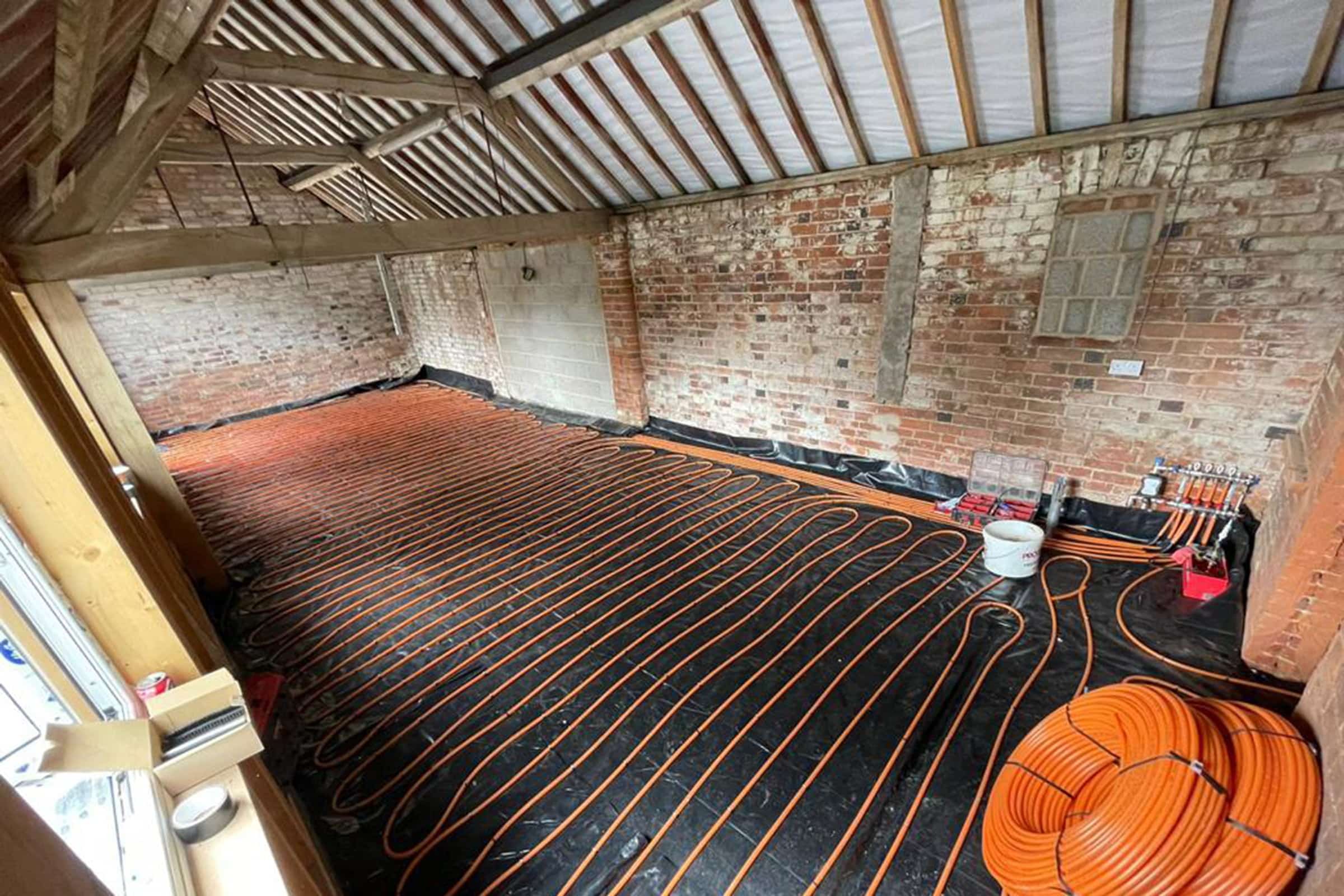 Underfloor heating screed - Residential - Kent - 125㎡ - Liberty Floor ...