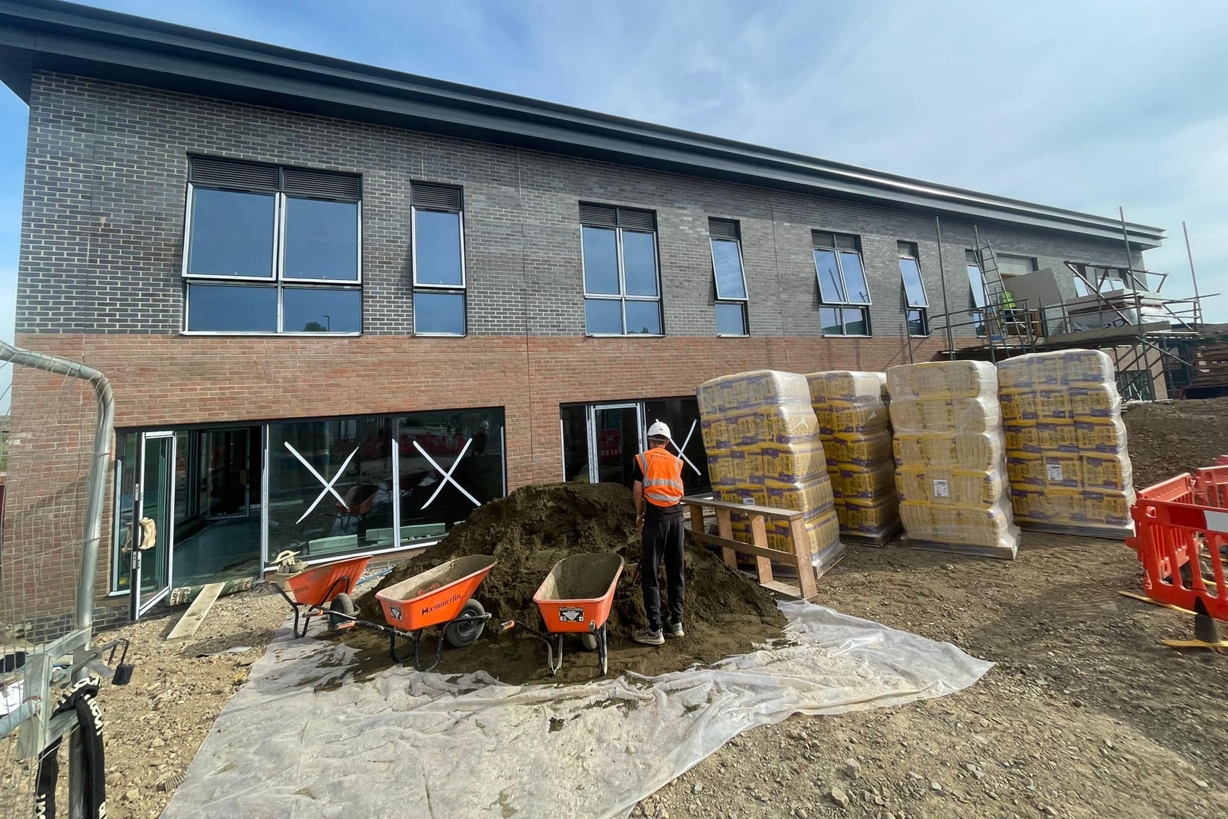 Floor screed Wellingborough - 2000㎡ polymer reinforced screed at ...