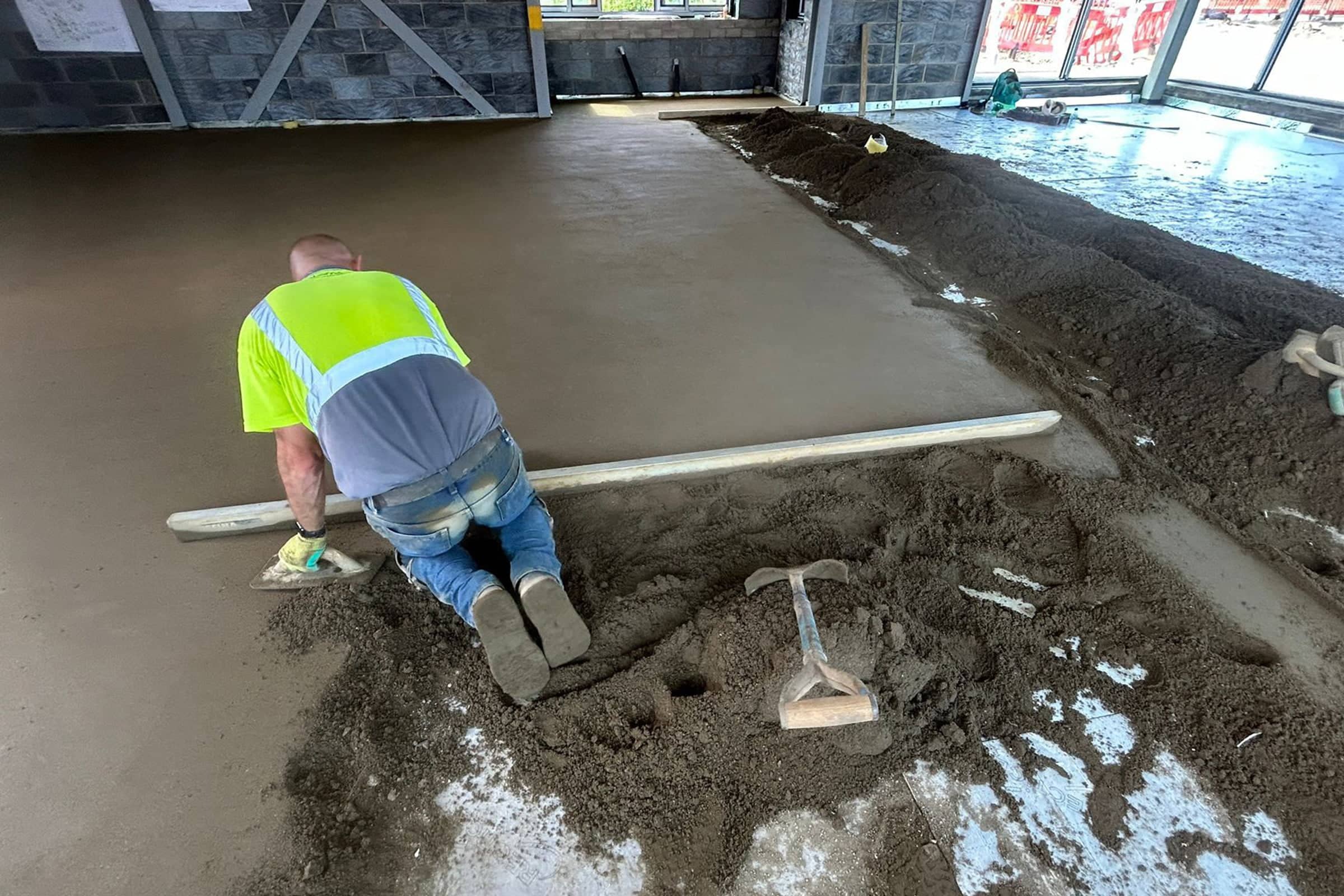 Floor screed Wellingborough - 2000㎡ polymer reinforced screed at ...