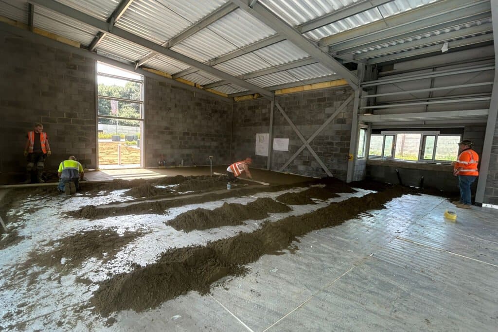 Floor screed Wellingborough - 2000㎡ polymer reinforced screed at ...