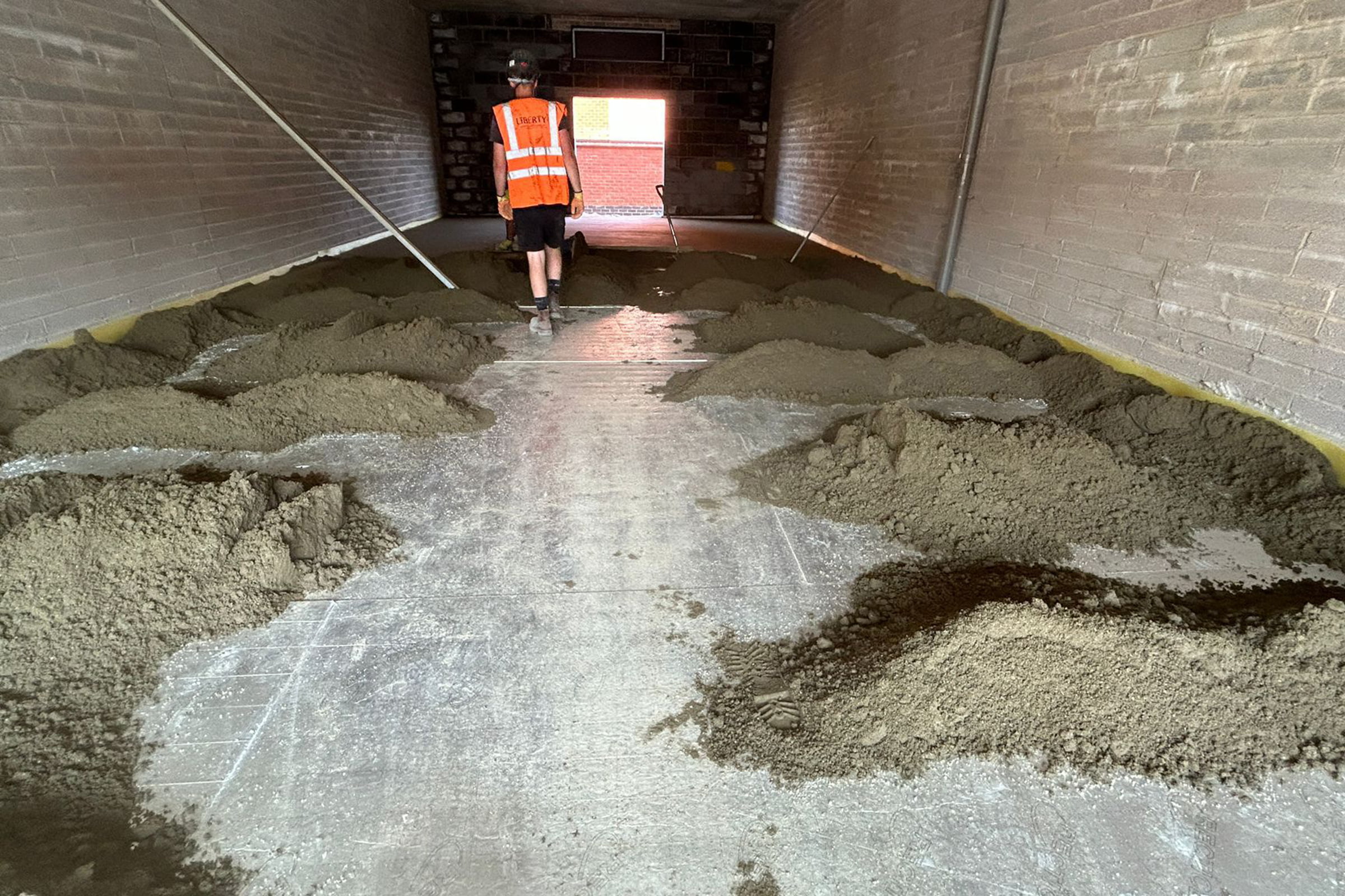 Floor screed Wellingborough - 2000㎡ polymer reinforced screed at ...