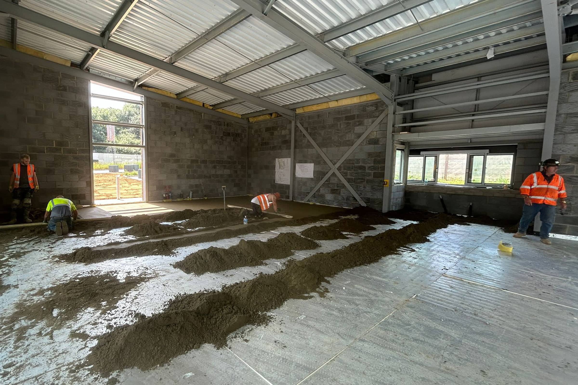 Floor screed Wellingborough - 2000㎡ polymer reinforced screed at ...