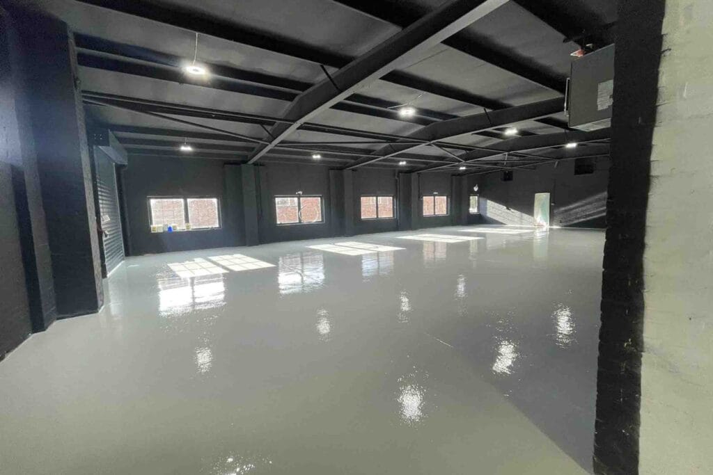 Epoxy resin coating at a warehouse in Bicester - 700㎡ - 01933 716018